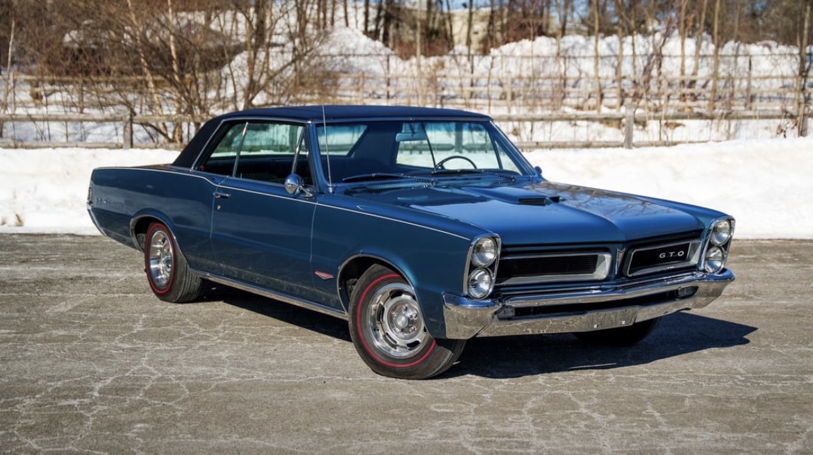 15 Vintage Cars that Took the Road and Made It Their Own | eBaum's World