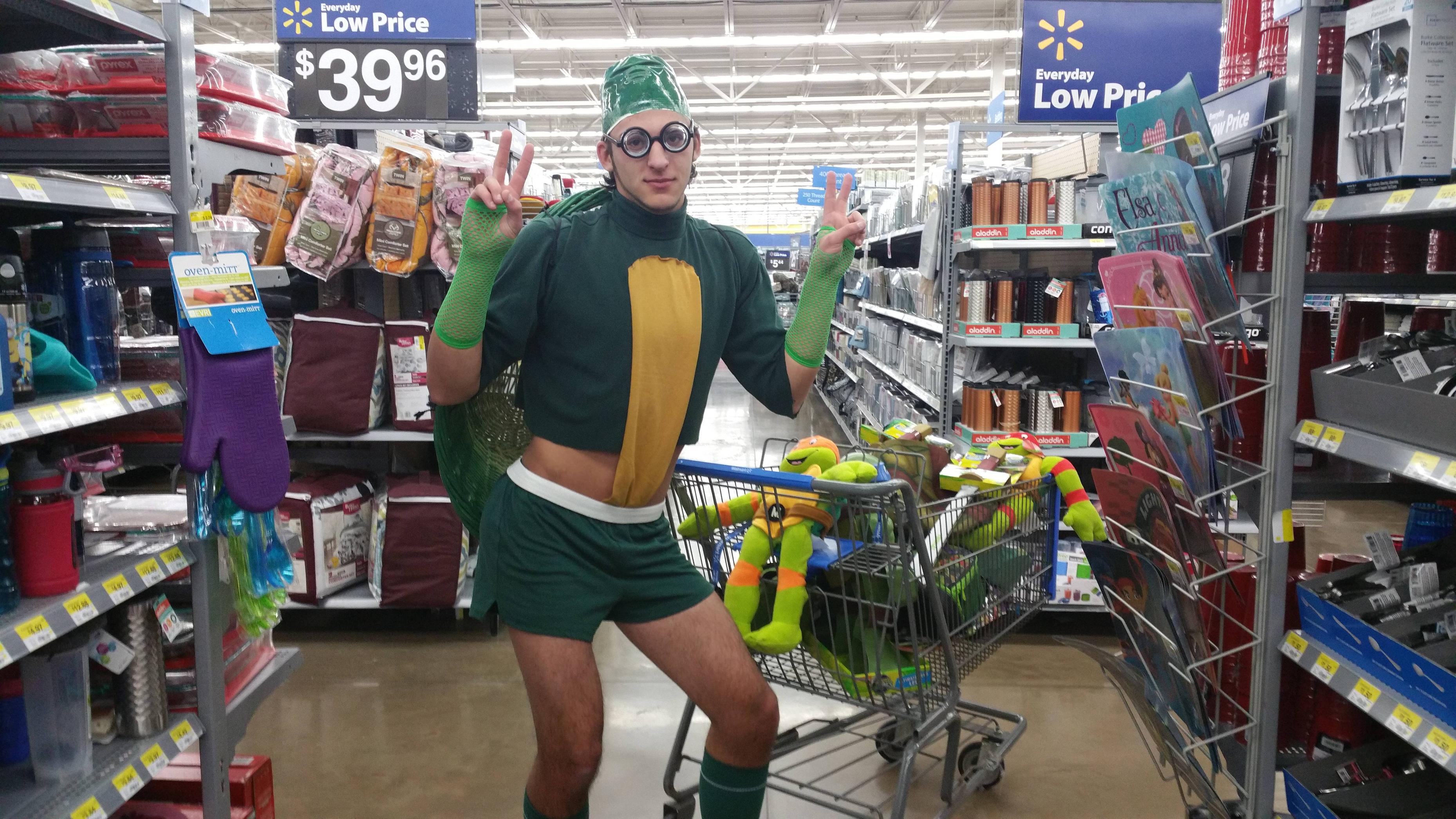 18 People of Walmart Just Living Their Uninhibited Lives | eBaum's World
