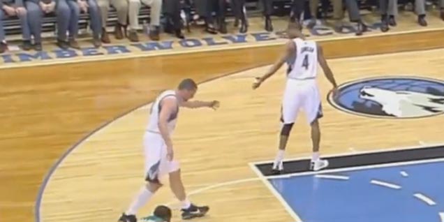 The Most Awkward High Five Fails - Video | eBaum's World