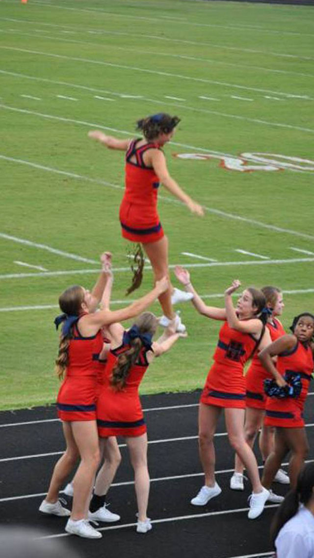 16 Cheerleaders Who Really Freaked Out - Gallery | eBaum's World