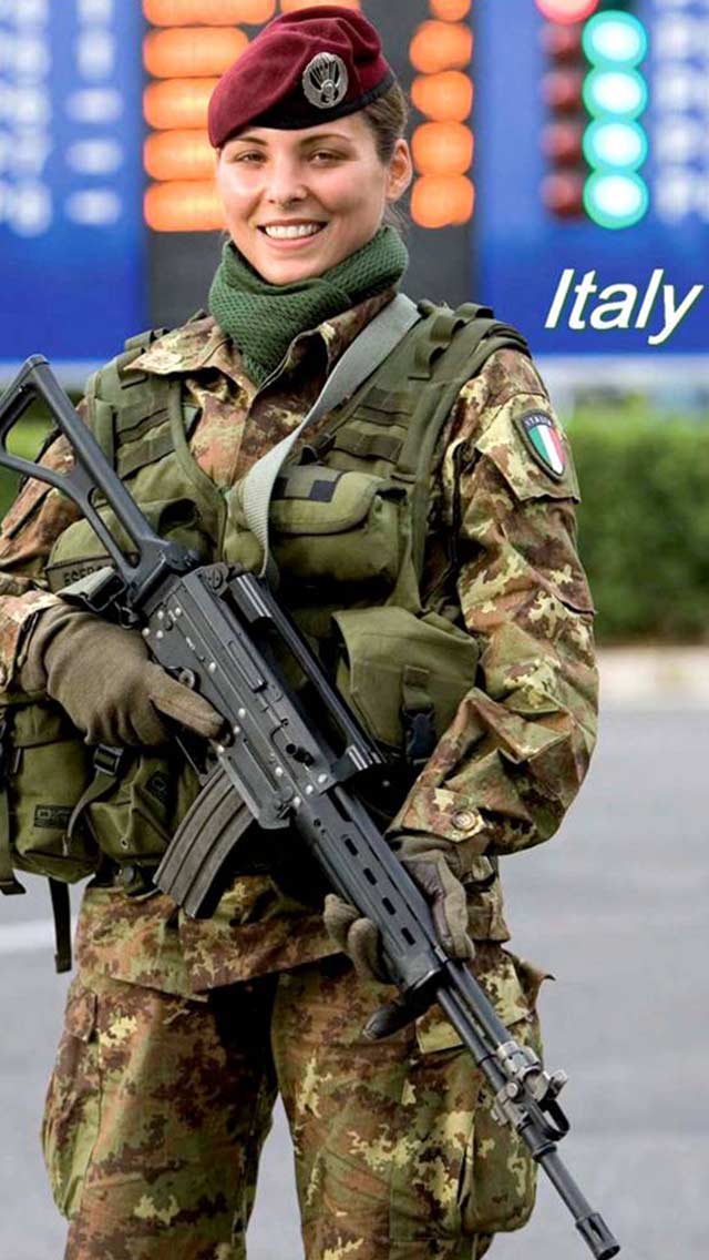 Female Soldiers From Around The World - Pop Culture Gallery | eBaum's World