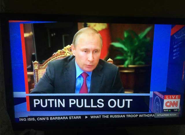 15 Funny TV Freeze Frames You May Have Missed - Funny Gallery | eBaum's ...