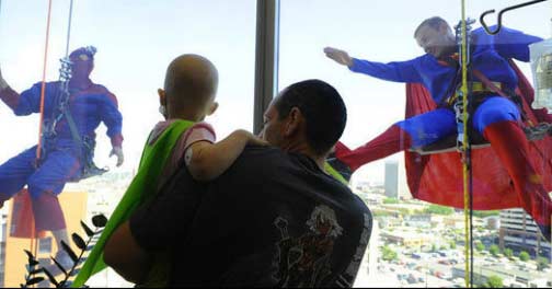 Window Washers Dressing Like Superheroes At Children's Hospital - Feels ...