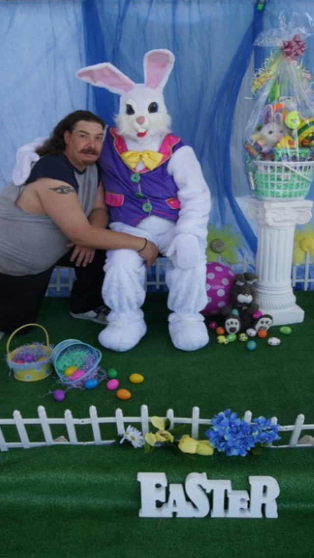 47 Incredibly Awkward Easter Photos - Funny Gallery | eBaum's World