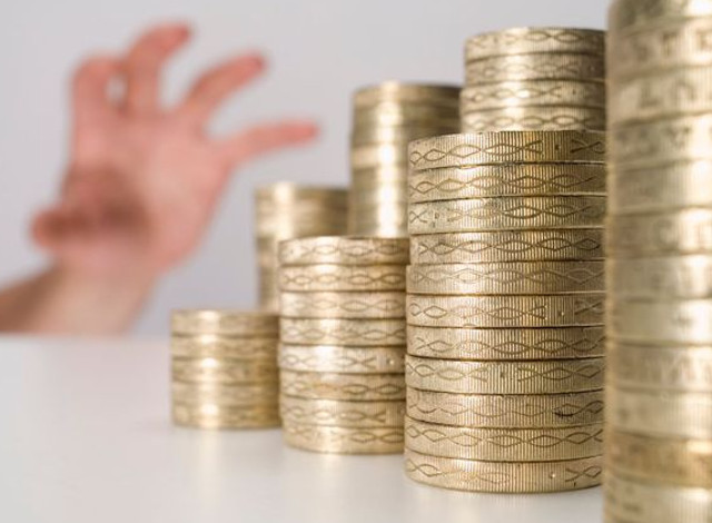 Stranger Leaves 15,000 Coins On The Sidewalk To See What Would Happen ...