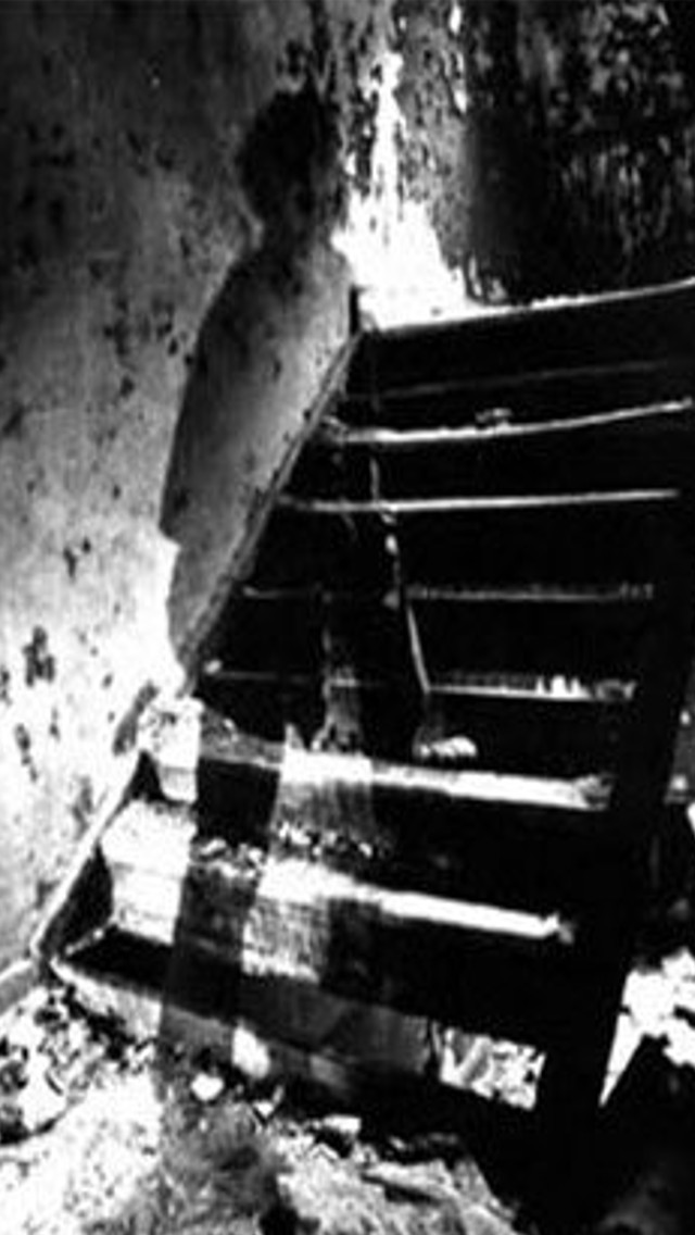 25 Ghost Photos That Are Downright Creepy - Creepy Gallery | eBaum's World