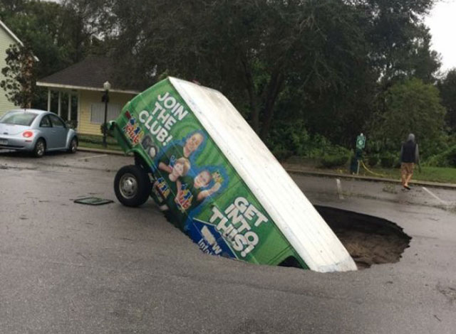 36 Car Wrecks That Are Comically Insane - Wow Gallery | eBaum's World