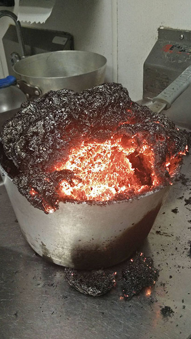 20 People Who Are Complete Nightmares In The Kitchen - Funny Gallery ...