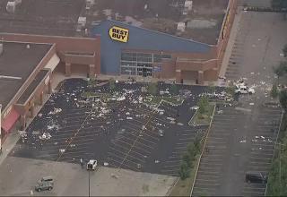 Wild Photos Show Extent of Chicago Looting (24 Pics) - Wow Gallery ...