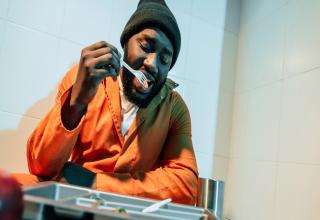 19 Ex-Cons Share Habits They Still Have From Prison - Ouch Gallery ...