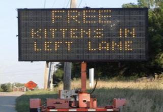20 Electronic Road Signs That Got the Hacker Treatment - Funny Gallery ...