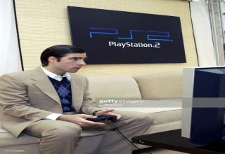 35 Iconic Photos of Celebrities At Game Console Launch Events - Ftw ...