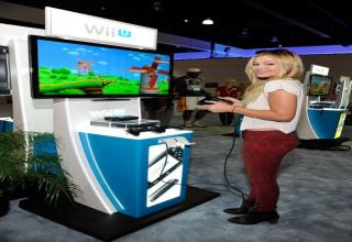 35 Iconic Photos of Celebrities At Game Console Launch Events - Ftw ...