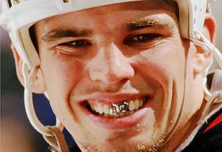 22 Hockey Players With the Most Messed Up Faces - Wtf Gallery | eBaum's ...
