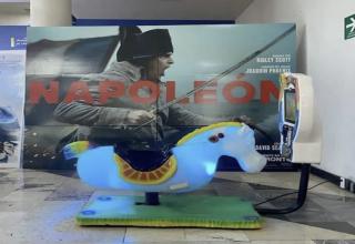 Tuesday Morning Randomness: 40 Funny Randoms That Go for Broke - Funny ...