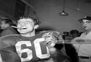 23 Old-School Pics of Athletes Smoking Cigarettes - Funny Gallery ...