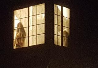 30 Crazy Things Seen in City Windows - Funny Gallery | eBaum's World