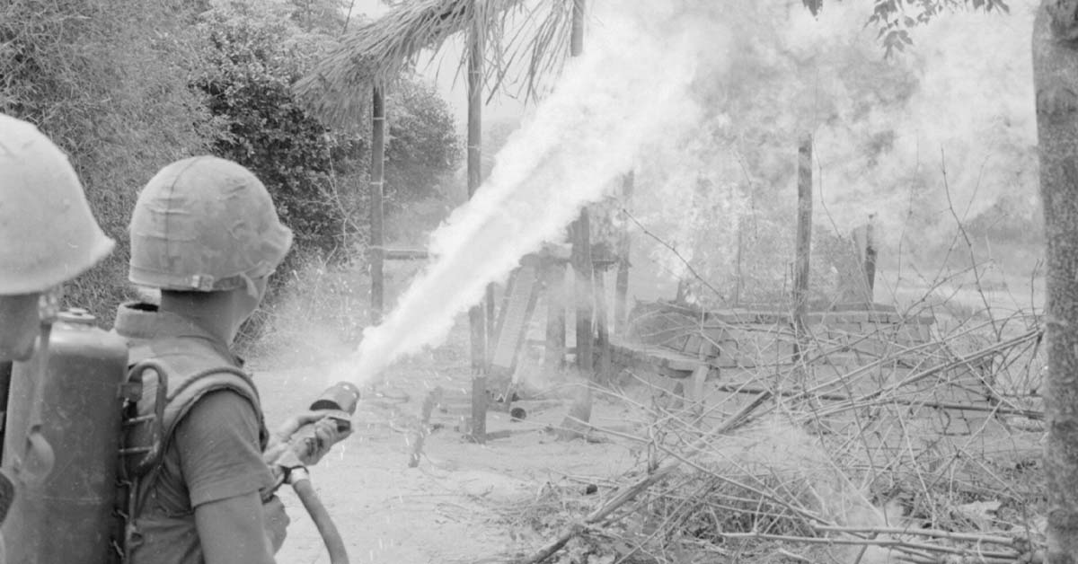 15 Historical Facts People Are Still Angry About | eBaum's World