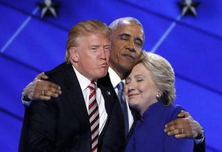 Cringeworthy Obama Clinton Hug Photo Gets Trolled - Gallery | eBaum's World