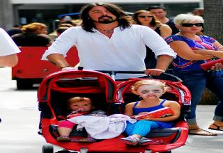 Random Celeb Pics - Gallery | eBaum's World