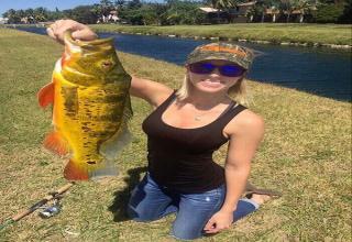 35 Girls Who Fish That Will Make You Grab Your Rod! - Funny Gallery ...