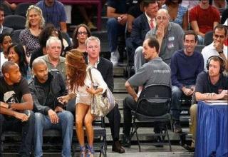 41 Hilarious Pics of People Getting Caught Looking - Funny Gallery ...