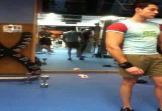 21 People Who Clearly Skip Leg Day - Funny Gallery | eBaum's World