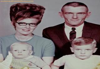 31 Terribly Awkward Professional Photos | eBaum's World