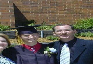 23 Unusual Graduation Photos That Will Make You Say... WTF? | eBaum's World