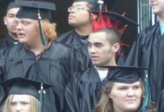 23 Unusual Graduation Photos That Will Make You Say... WTF? | eBaum's World