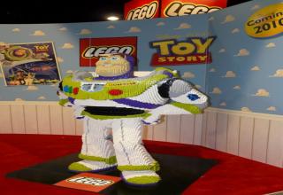 Life Size Lego Statues - People & Lifestyle Gallery | eBaum's World