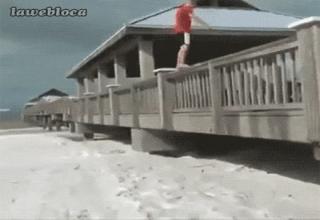 When Going To The Beach Goes Wrong | eBaum's World