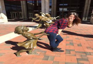 28 Ridiculous Photos With Statues - Funny Gallery | eBaum's World