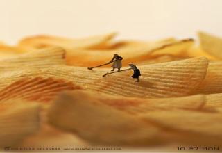 36 Amazing Miniature Scenes Using Everyday Objects | eBaum's World