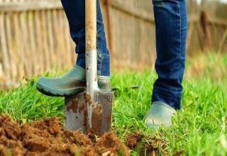 25 Normal Things That Look SUS At Night - Funny Gallery | eBaum's World