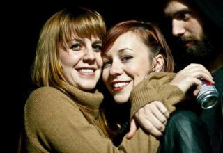 22 Incredibly Creepy Photobombs! - Gallery | eBaum's World