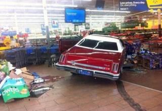 24 Bizarre Things That Happened At Walmart - Gallery | eBaum's World