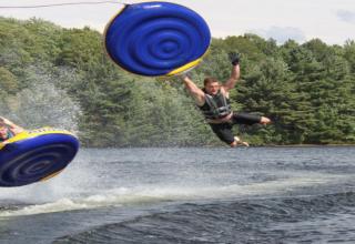 29 Water Tubing Wipeouts - Ouch Gallery | eBaum's World