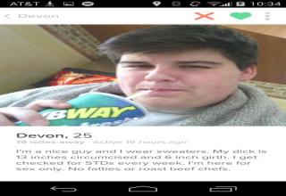25 Tinder Profiles That Are Awkward At Best - Funny Gallery | eBaum's World