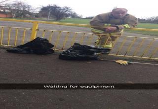 Guy Snapchats rescue after getting leg stuck in a Fence - Funny Gallery ...