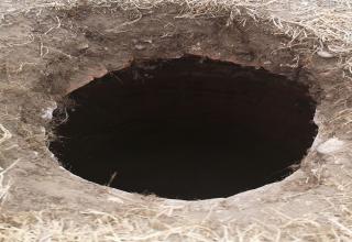 Man Shares His Findings After Exploring Mysterious Hole - Wtf Gallery ...