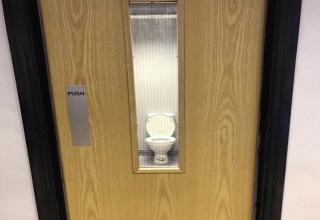 28 Bathrooms That Will Haunt You | eBaum's World