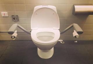 28 Bathrooms That Will Haunt You - Wtf Gallery | eBaum's World