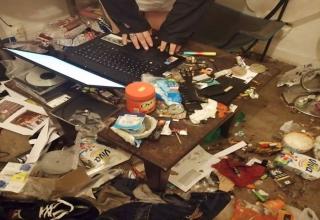 23 Slobs Living in Their Own Filth | eBaum's World