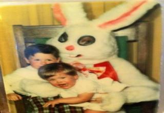 47 Incredibly Awkward Easter Photos - Funny Gallery | eBaum's World