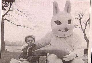 47 Incredibly Awkward Easter Photos - Funny Gallery | eBaum's World
