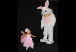 47 Incredibly Awkward Easter Photos - Funny Gallery | eBaum's World