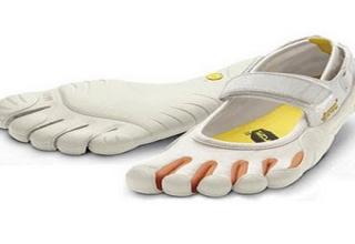 12 Insanely Cringey Fashion Accessories That Will Make You Say "WTF ...