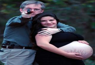 35 Awkward Pregnancy Photos - Pop Culture Gallery | eBaum's World