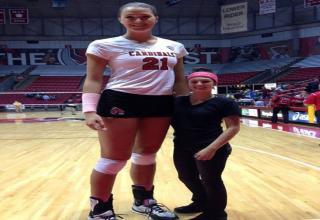 23 Tall Women Who Dwarf Everyone Around Them - Wow Gallery | eBaum's World